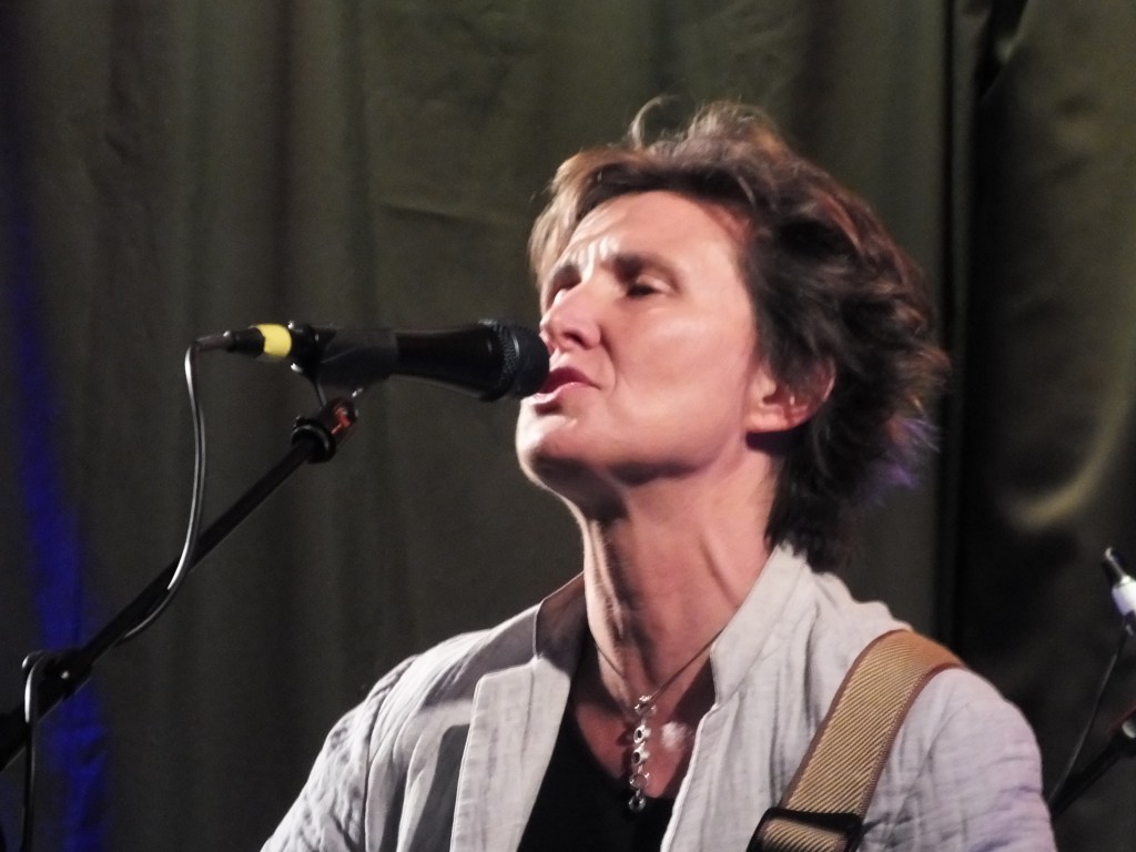 Annie Keating - UK tour dates announced: News : At The Barrier