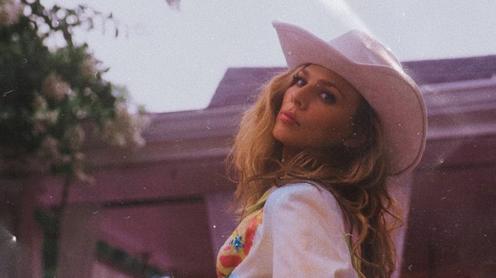 Twinnie releases new single: News : At The Barrier