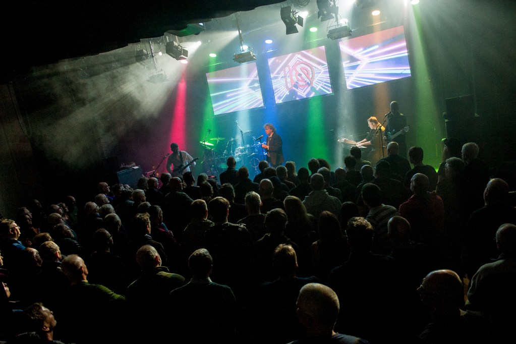 The IQ Weekender - The Met, Bury: Live Review : At The Barrier