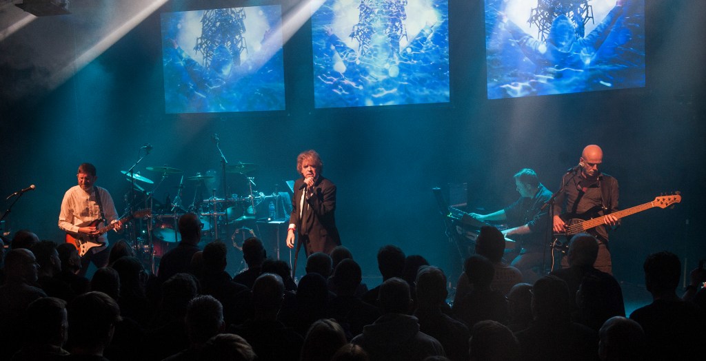 The IQ Weekender - The Met, Bury: Live Review : At The Barrier