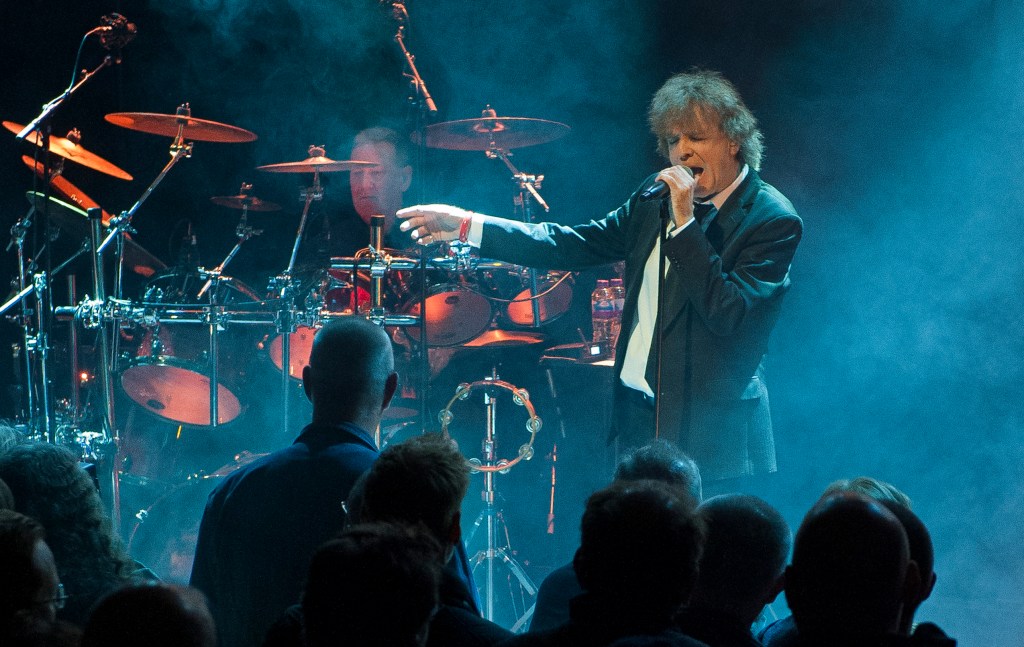 The IQ Weekender - The Met, Bury: Live Review : At The Barrier