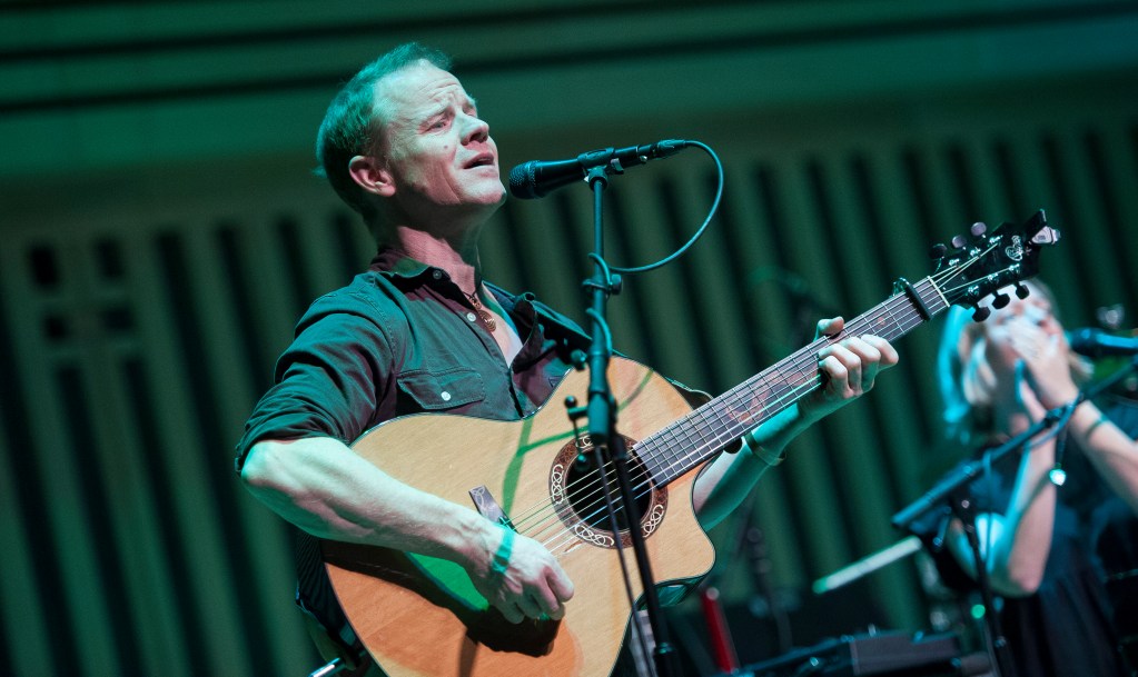 Seth Lakeman - The Stoller Hall, Manchester: Live Review : At The Barrier