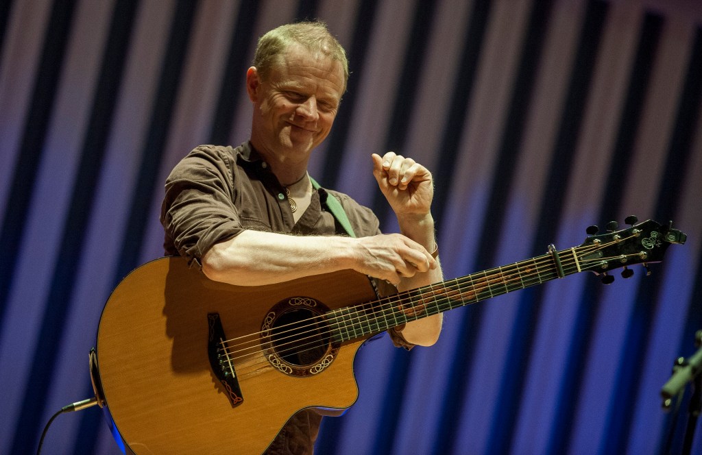 Seth Lakeman - The Stoller Hall, Manchester: Live Review : At The Barrier
