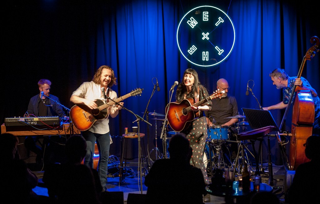 Hannah Sanders & Ben Savage - The Met, Bury: Live Review : At The Barrier
