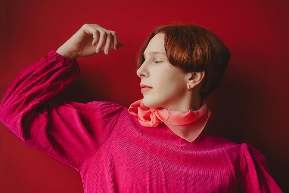 Laura Fell - Outlines: Single Review & new album news : At The Barrier