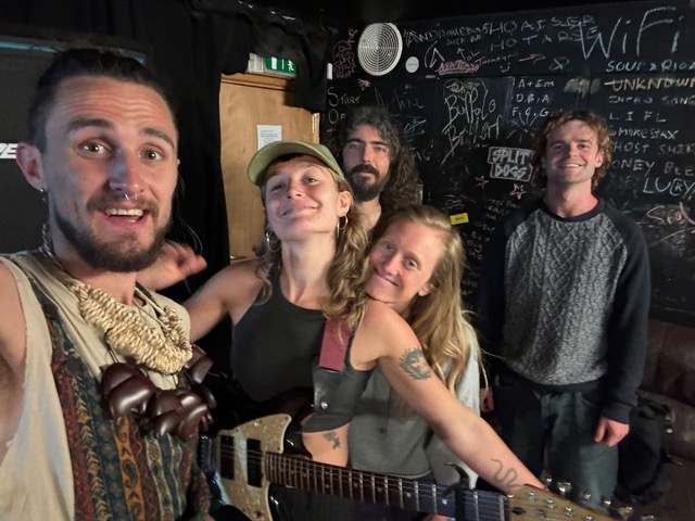 Billie Maree Band - The Barrelhouse, Totnes: Live! : At The Barrier