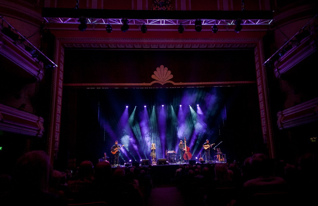 Kate Rusby - Victoria Theatre, Halifax: Live! : At The Barrier