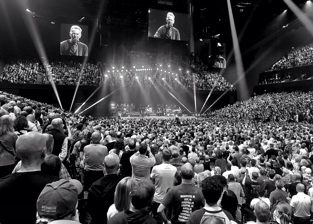 Bruce Springsteen - Manchester Co-Op Live #3: Live! : At The Barrier