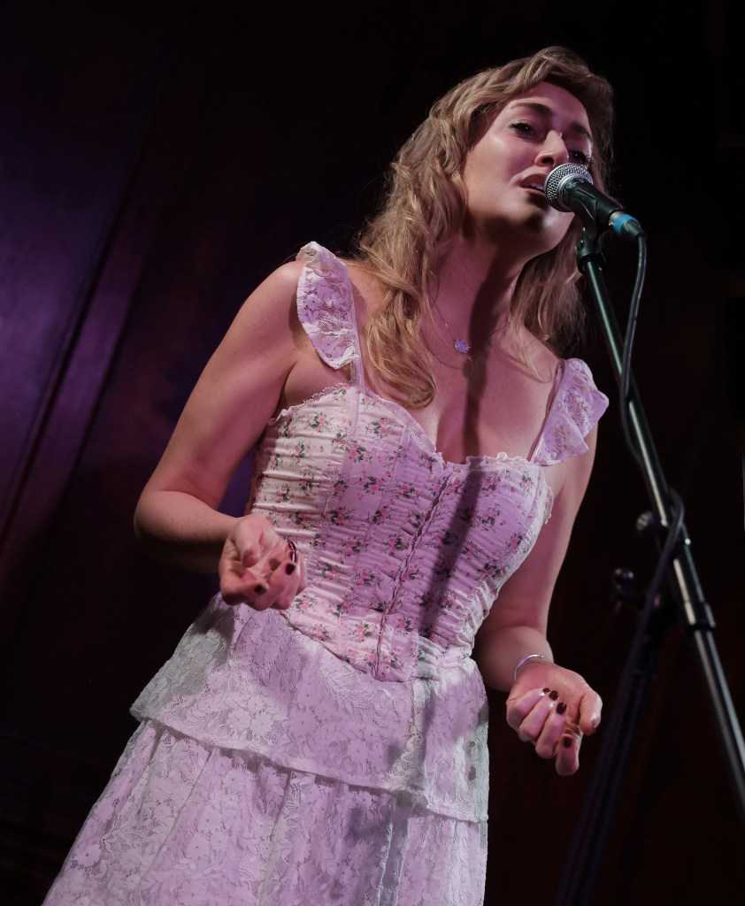 Angel Snow - Midnight Sun Tour: News : At The Barrier