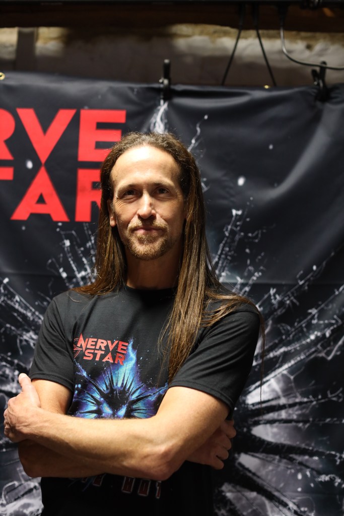 Nerve Star - White Hot: Album + chat : At The Barrier